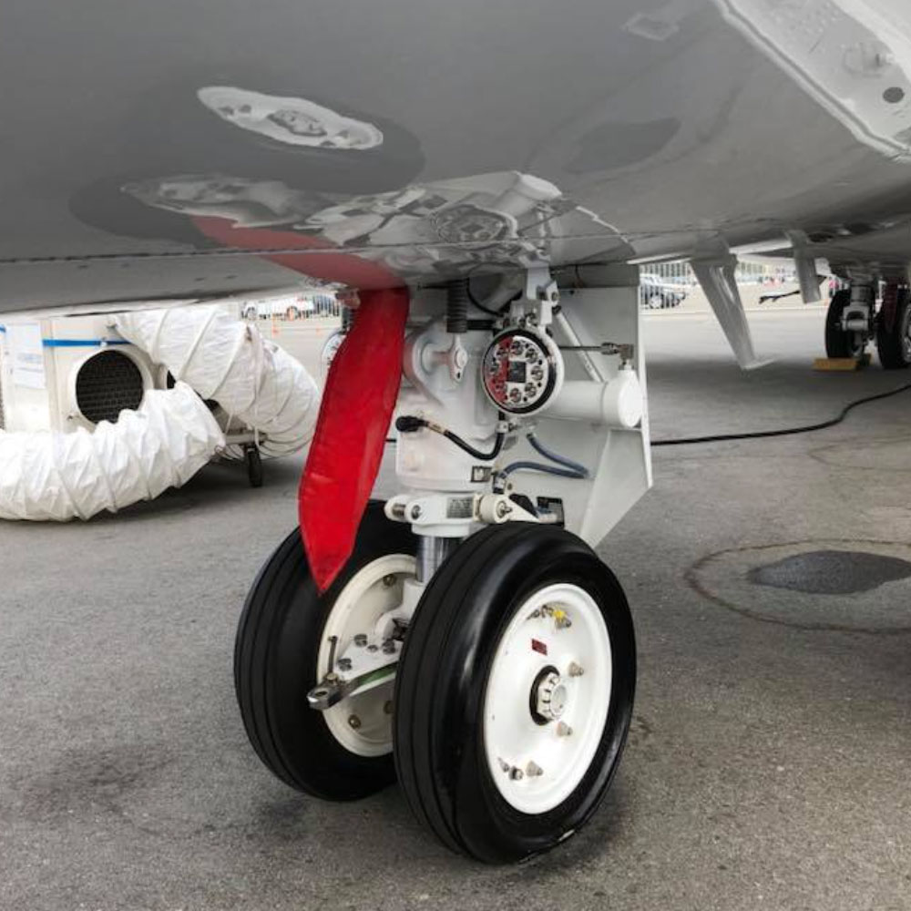 Whelen Gulfstream Mid-Cabin Wing & Nose Lighting Parmetheus™ Pro ...